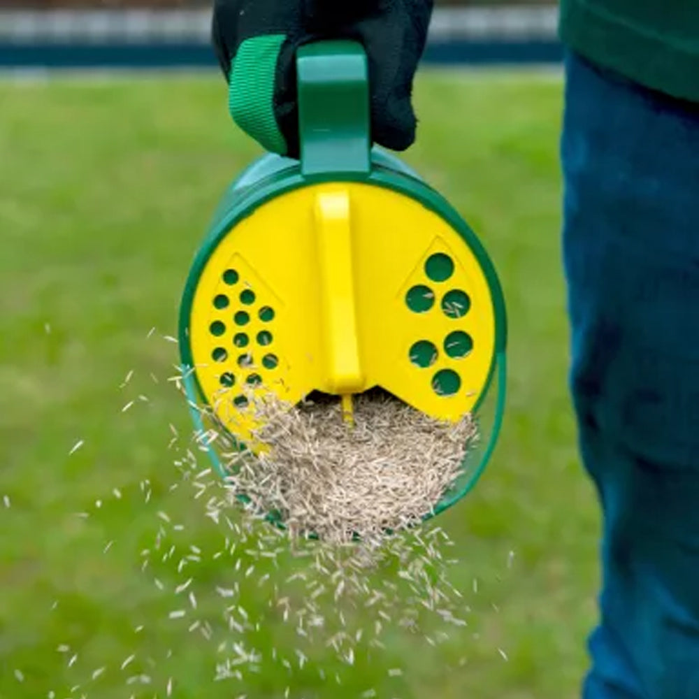 Miracle-Gro Compact Spreader 12x1 - 121426 – W Hurst & Son (IW) Ltd